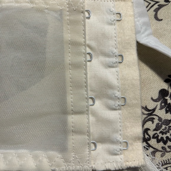 Figurettes | Intimates & Sleepwear | Vintage 95s Figurettes Floral Lace ...